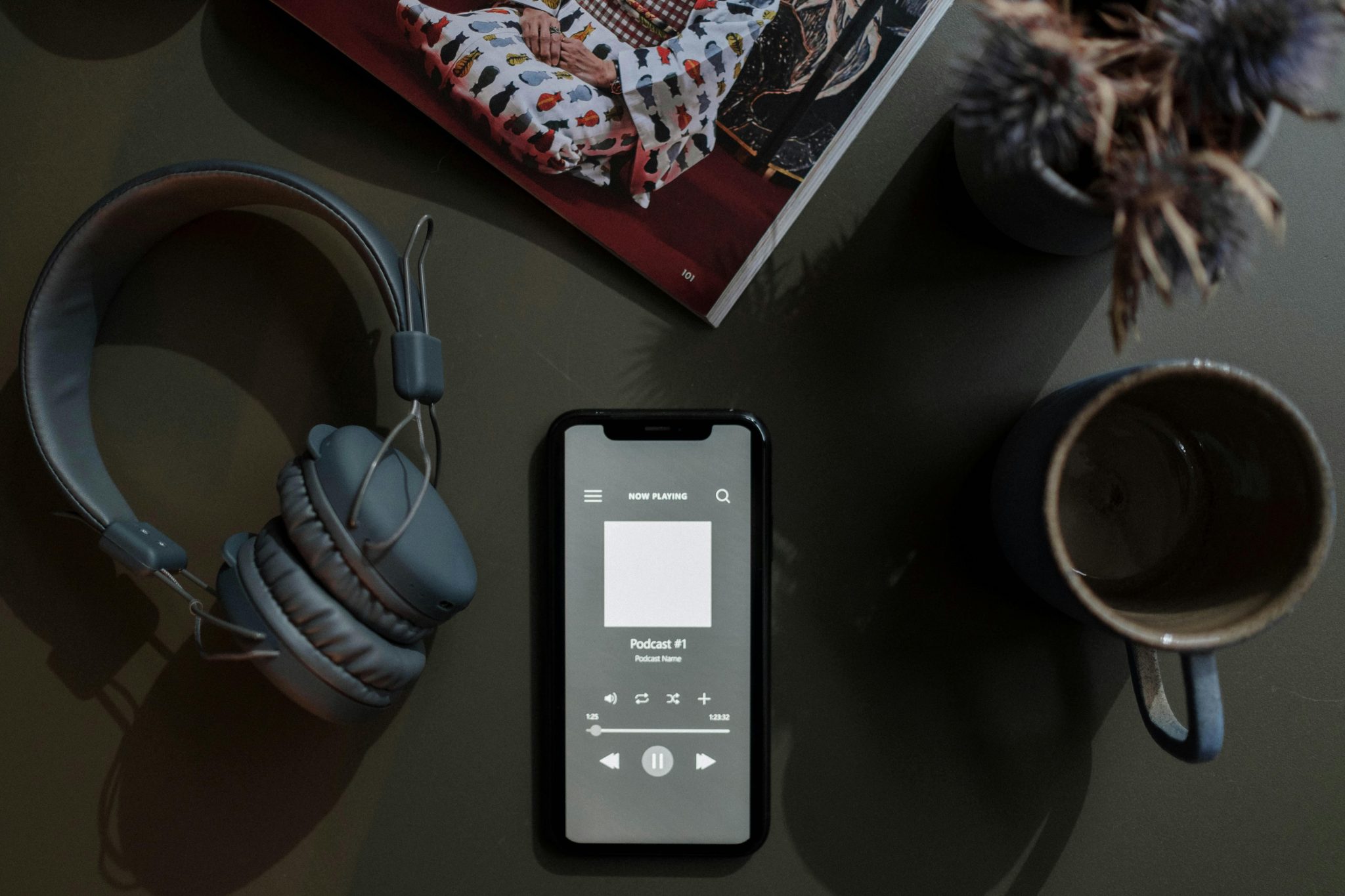 Hustle Meets Design: Create Apps Smarter Founder-Ready Desk