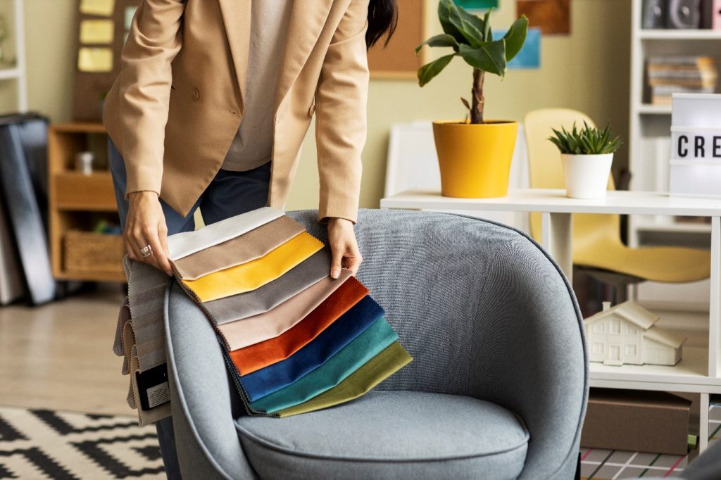Uniform Colors Impact Employee Confidence and Brand Image